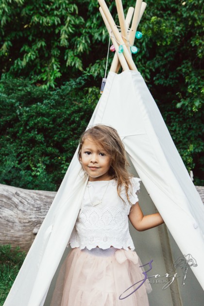 Teepee: Bohemian Family Photoshoot by Zorz Studios